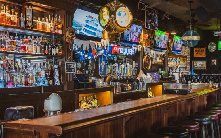 Stag Bar + Kitchen – Pier Pressure